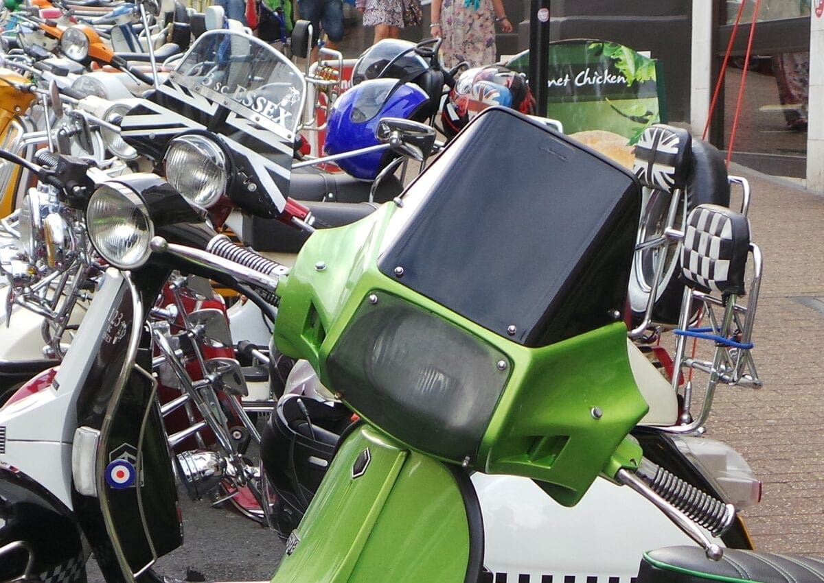 Keeping warm… - Classic Scooterist Magazine